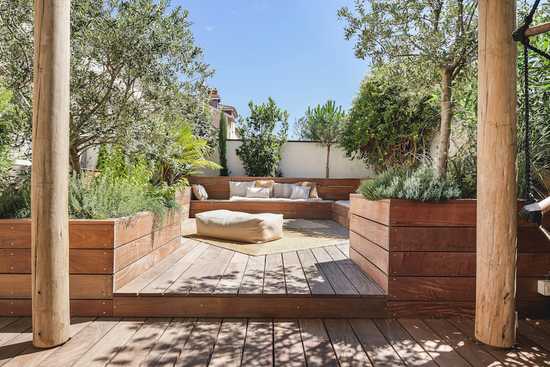 Landscaping of a 100m² terrace full wood made with mediterranean touch